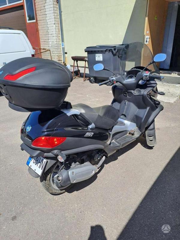 Piaggio MP3 2013 in Vilnius, with an engine capacity of 0.30 L and mileage of 25 thousand km for 2500 €, photo 6 on AUTOMOTO.COM.LV