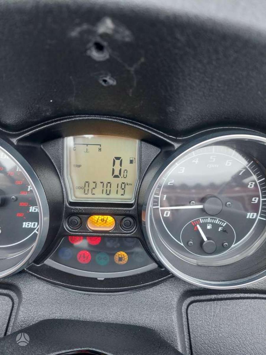 Piaggio MP3 2014 Kelmė, ar dzinēja tilpumu 0.50 L un nobraukumu 27 tūkst. km par 2750 €, foto 9 vietnē AUTOMOTO.COM.LV