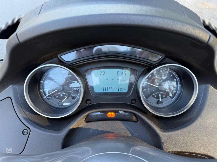 Piaggio MP3 2014 Viļņa, ar dzinēja tilpumu 0.50 L un nobraukumu 41 tūkst. km par 3700 €, foto 10 vietnē AUTOMOTO.COM.LV