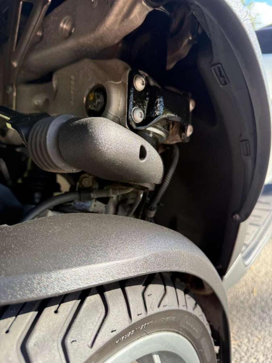 Piaggio MP3 2014 Viļņa, ar dzinēja tilpumu 0.50 L un nobraukumu 41 tūkst. km par 3700 €, foto 15 vietnē AUTOMOTO.COM.LV