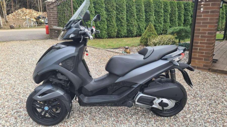 Piaggio MP3 2014 Tauragė, ar dzinēja tilpumu 0.30 L un nobraukumu 18 tūkst. km par 2200 €, foto 1 vietnē AUTOMOTO.COM.LV