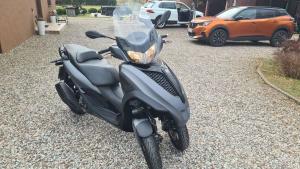 Piaggio MP3 2014 Tauragė, ar dzinēja tilpumu 0.30 L un nobraukumu 18 tūkst. km par 2200 €, foto 4 vietnē AUTOMOTO.COM.LV