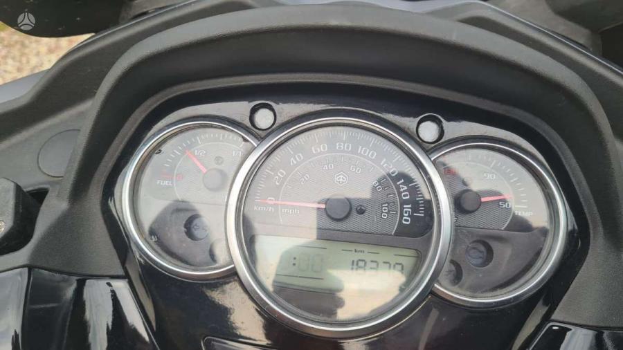 Piaggio MP3 2014 Tauragė, ar dzinēja tilpumu 0.30 L un nobraukumu 18 tūkst. km par 2200 €, foto 6 vietnē AUTOMOTO.COM.LV