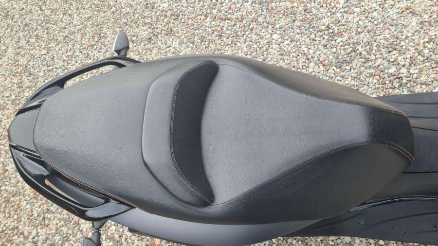 Piaggio MP3 2014 Tauragė, ar dzinēja tilpumu 0.30 L un nobraukumu 18 tūkst. km par 2200 €, foto 7 vietnē AUTOMOTO.COM.LV