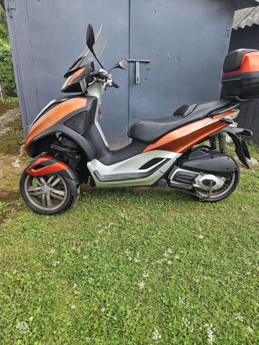 Piaggio MP3 2015 in Rokiskis, with an engine capacity of 0.30 L and mileage of 36 thousand km for 1550 €, photo 1 on AUTOMOTO.COM.LV