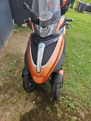 Piaggio MP3 2015 in Rokiskis, with an engine capacity of 0.30 L and mileage of 36 thousand km for 1550 €, photo 4 on AUTOMOTO.COM.LV