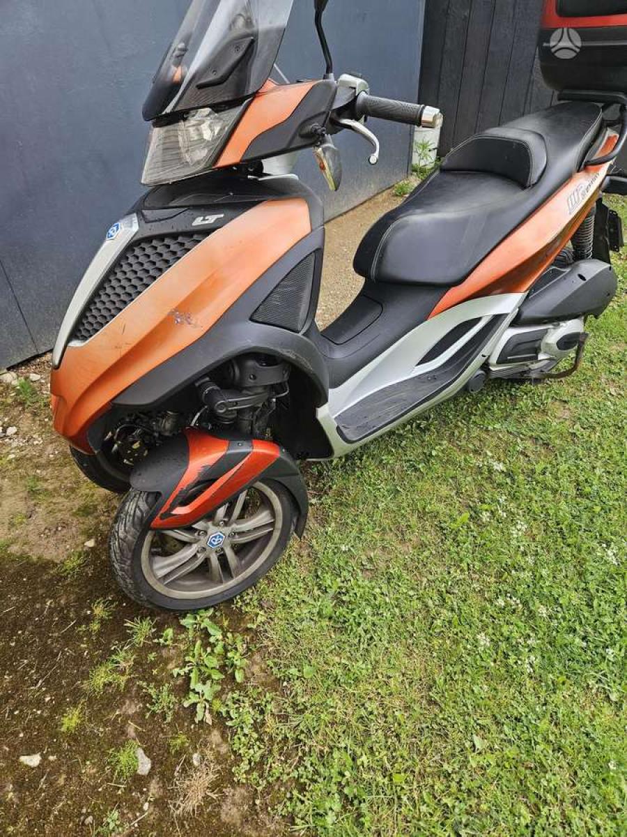 Piaggio MP3 2015 in Rokiskis, with an engine capacity of 0.30 L and mileage of 36 thousand km for 1550 €, photo 5 on AUTOMOTO.COM.LV