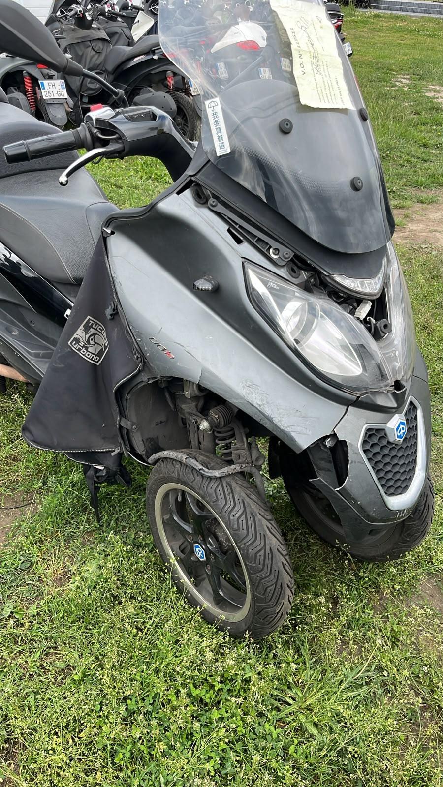 Piaggio MP3 2015 в Вильнюс, объемом двигателя 0.80 л и пробегом 40 тыс. км за 100 €, фото 3 на AUTOMOTO.COM.LV