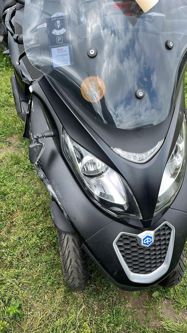 Piaggio MP3 2015 в Вильнюс, объемом двигателя 0.80 л и пробегом 40 тыс. км за 100 €, фото 3 на AUTOMOTO.COM.LV