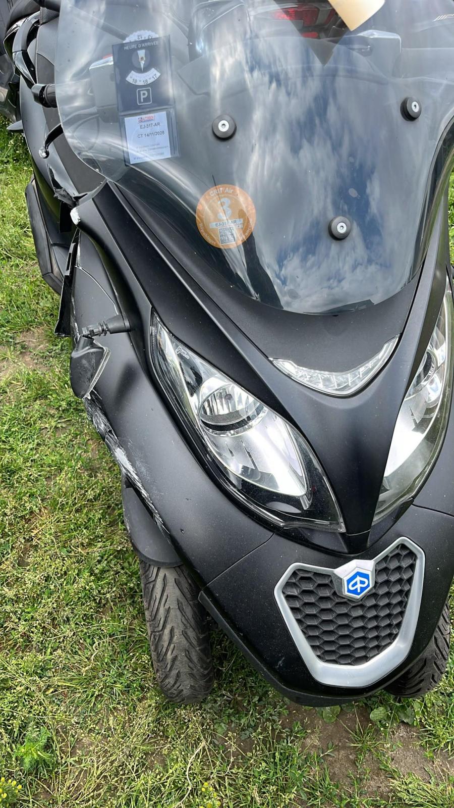 Piaggio MP3 2015 в Вильнюс, объемом двигателя 0.80 л и пробегом 40 тыс. км за 100 €, фото 4 на AUTOMOTO.COM.LV