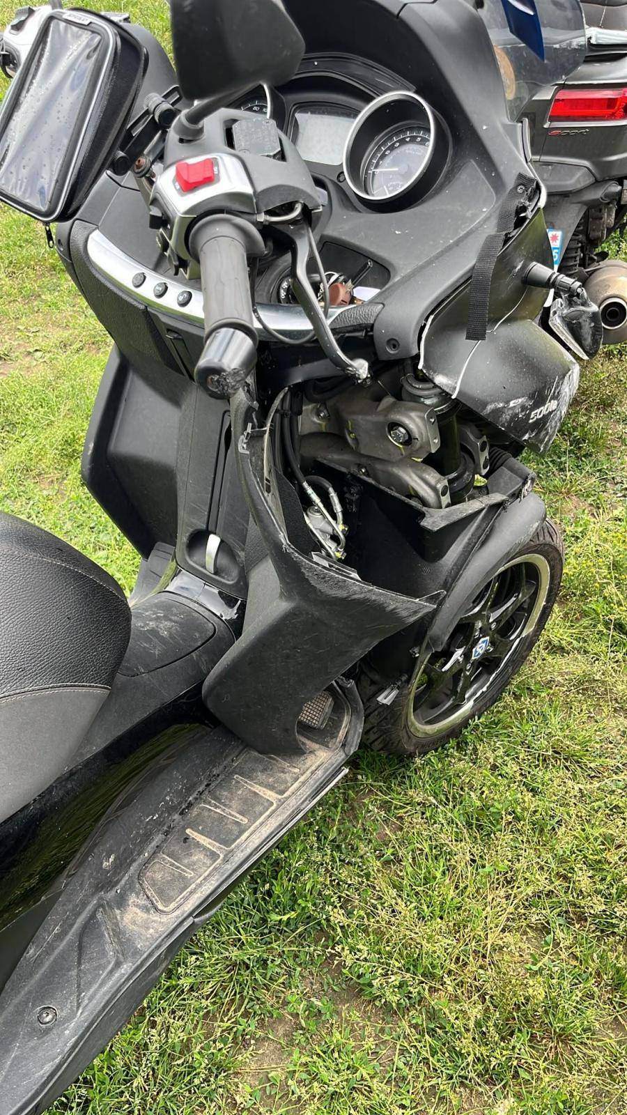 Piaggio MP3 2015 в Вильнюс, объемом двигателя 0.80 л и пробегом 40 тыс. км за 100 €, фото 5 на AUTOMOTO.COM.LV