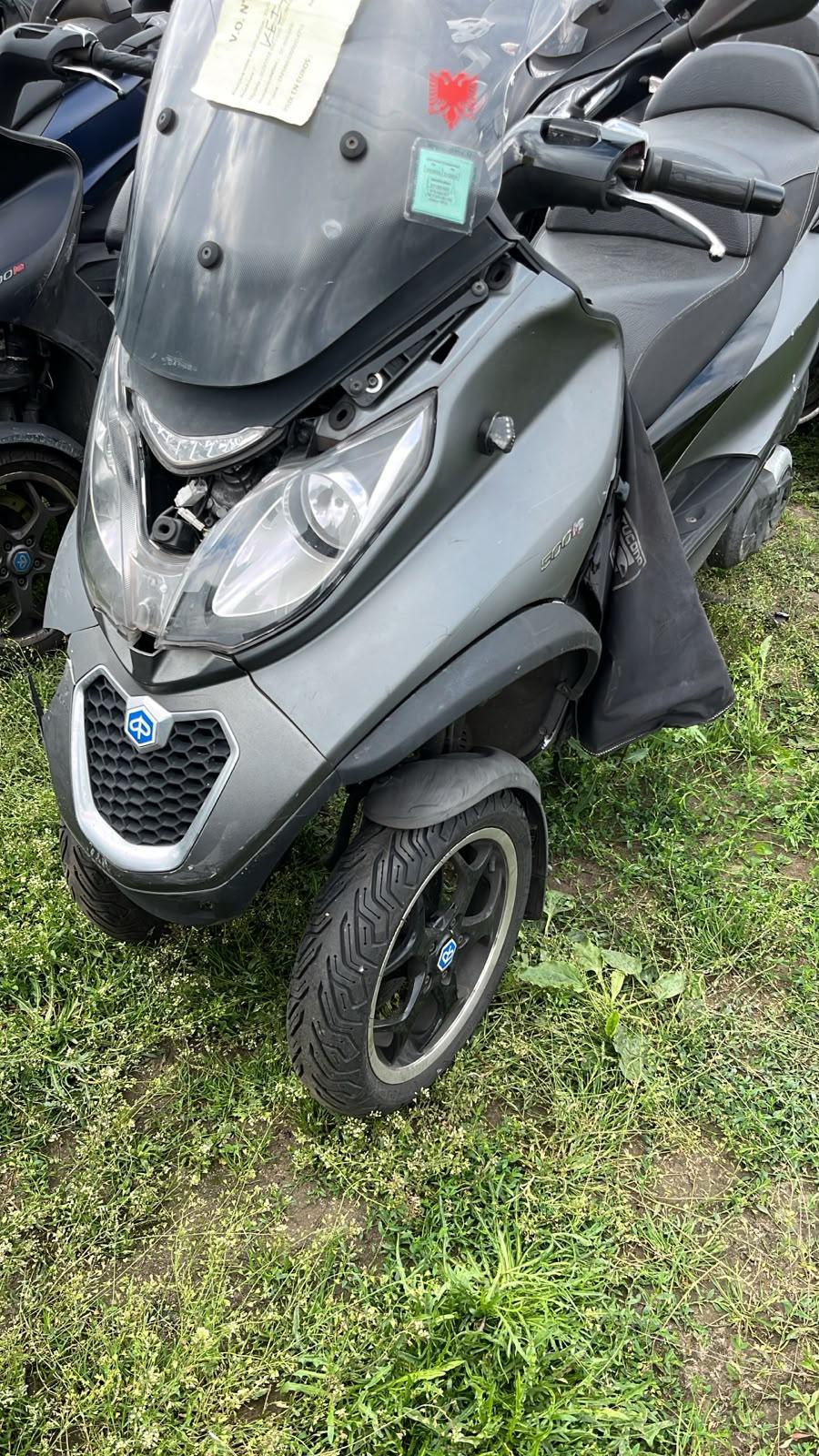 Piaggio MP3 2015 в Вильнюс, объемом двигателя 0.80 л и пробегом 40 тыс. км за 100 €, фото 6 на AUTOMOTO.COM.LV