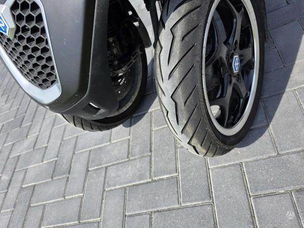 Piaggio MP3 2015 in Kaunas, with an engine capacity of 0.49 L and mileage of 33 thousand km for 3100 €, photo 4 on AUTOMOTO.COM.LV