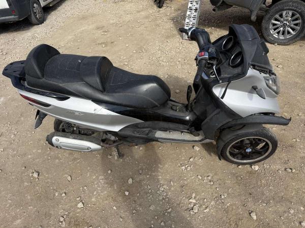 Piaggio MP3 2015 in Taurage, with an engine capacity of 0.30 L and mileage of 10 thousand km for 1250 €, photo 3 on AUTOMOTO.COM.LV