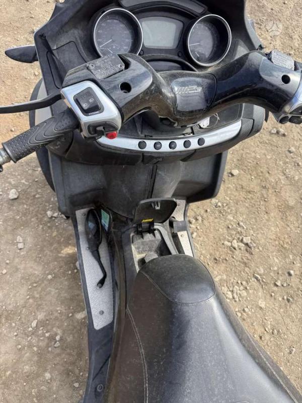 Piaggio MP3 2015 in Taurage, with an engine capacity of 0.30 L and mileage of 10 thousand km for 1250 €, photo 4 on AUTOMOTO.COM.LV