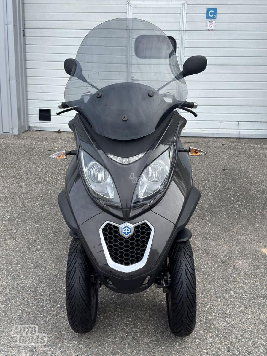 Piaggio MP3 2016 Viļņa, ar dzinēja tilpumu 0.30 L un nobraukumu 38 tūkst. km par 2300 €, foto 2 vietnē AUTOMOTO.COM.LV