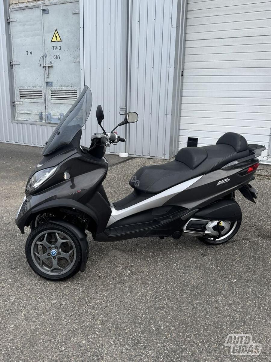 Piaggio MP3 2016 Viļņa, ar dzinēja tilpumu 0.30 L un nobraukumu 38 tūkst. km par 2300 €, foto 3 vietnē AUTOMOTO.COM.LV
