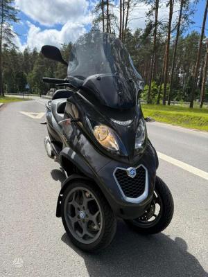Piaggio MP3 2016 in Vilnius, with an engine capacity of 0.30 L and mileage of 39 thousand km for 2450 €, photo  on AUTOMOTO.COM.LV