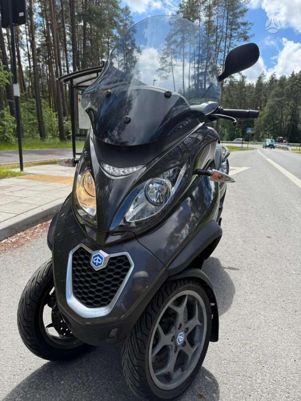 Piaggio MP3 2016 in Vilnius, with an engine capacity of 0.30 L and mileage of 39 thousand km for 2450 €, photo 2 on AUTOMOTO.COM.LV