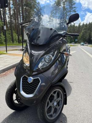 Piaggio MP3 2016 in Vilnius, with an engine capacity of 0.30 L and mileage of 39 thousand km for 2450 €, photo 3 on AUTOMOTO.COM.LV