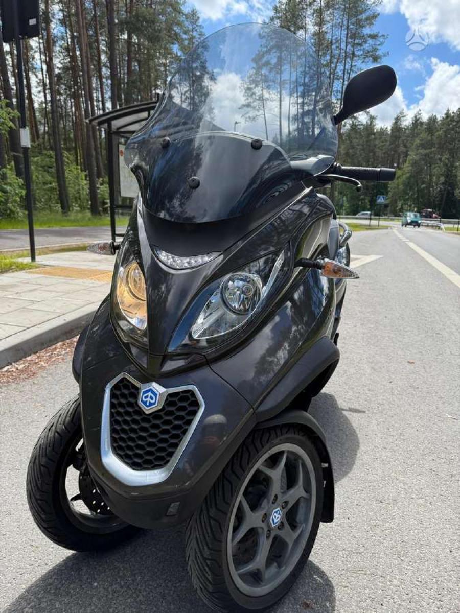 Piaggio MP3 2016 in Vilnius, with an engine capacity of 0.30 L and mileage of 39 thousand km for 2450 €, photo 3 on AUTOMOTO.COM.LV