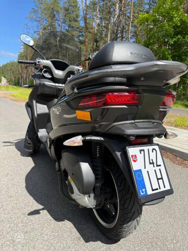 Piaggio MP3 2016 in Vilnius, with an engine capacity of 0.30 L and mileage of 39 thousand km for 2450 €, photo 3 on AUTOMOTO.COM.LV