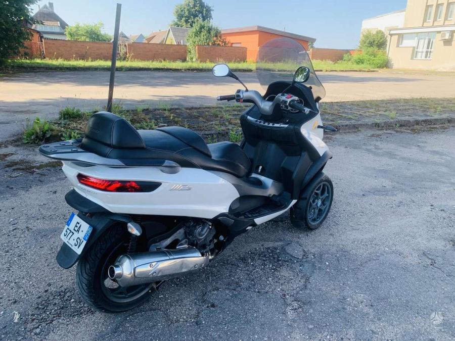 Piaggio MP3 2016 in Taurage, with an engine capacity of 0.50 L and mileage of 11 thousand km for 3200 €, photo 4 on AUTOMOTO.COM.LV