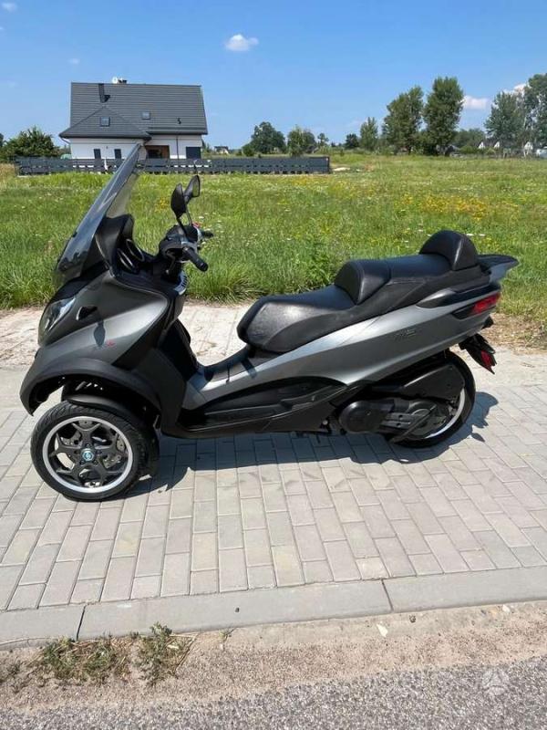 Piaggio MP3 2017 Viļņa, ar dzinēja tilpumu 0.50 L un nobraukumu 25 tūkst. km par 3900 €, foto 5 vietnē AUTOMOTO.COM.LV
