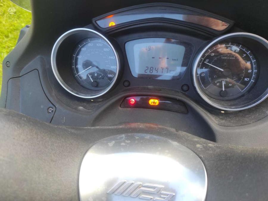 Piaggio MP3 2017 in Kaunas, with an engine capacity of 0.00 L and mileage of 29 thousand km for 2500 €, photo 6 on AUTOMOTO.COM.LV
