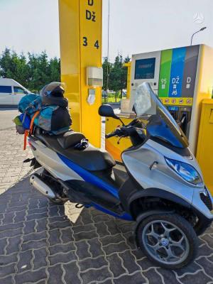 Piaggio MP3 2017 in Vilnius, with an engine capacity of 0.30 L and mileage of 30 thousand km for 2500 €, photo 3 on AUTOMOTO.COM.LV