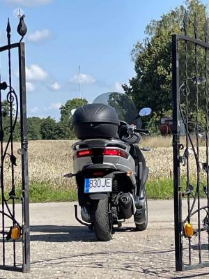 Piaggio MP3 2017 in Vilnius, with an engine capacity of 0.30 L and mileage of 30 thousand km for 2500 €, photo 4 on AUTOMOTO.COM.LV