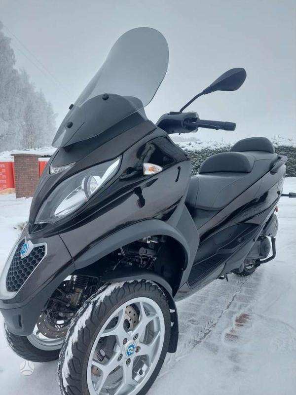 Piaggio MP3 2018 Kelmė, ar dzinēja tilpumu 0.30 L un nobraukumu 6 tūkst. km par 3050 €, foto 1 vietnē AUTOMOTO.COM.LV