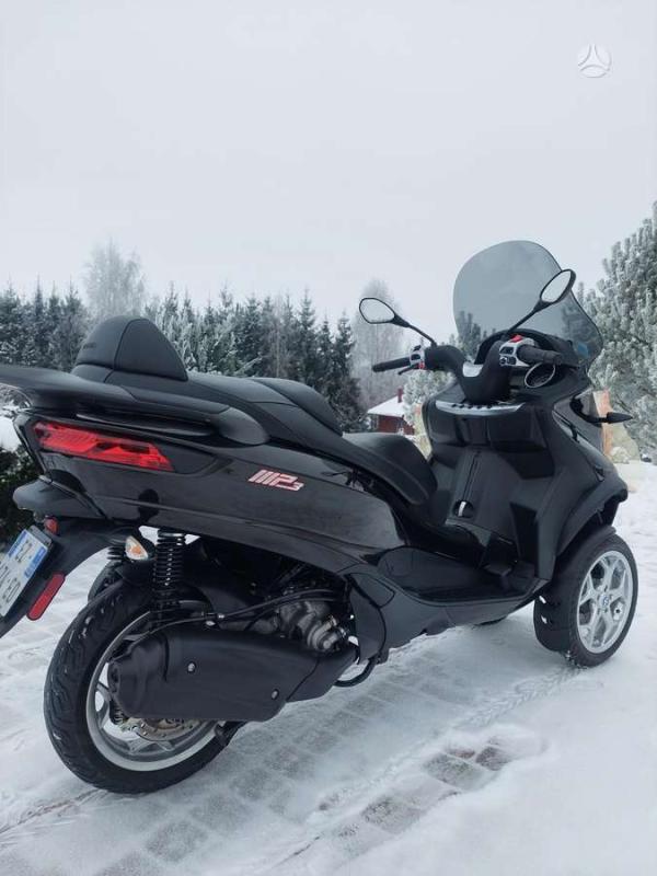 Piaggio MP3 2018 Kelmė, ar dzinēja tilpumu 0.30 L un nobraukumu 6 tūkst. km par 3050 €, foto 3 vietnē AUTOMOTO.COM.LV