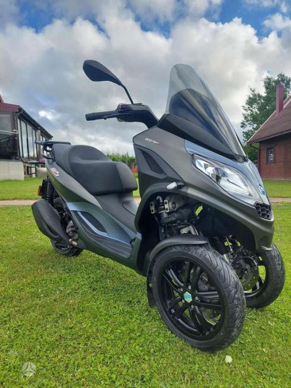 Piaggio MP3 2020 Kelmė, ar dzinēja tilpumu 0.30 L un nobraukumu 19 tūkst. km par 3050 €, foto 3 vietnē AUTOMOTO.COM.LV