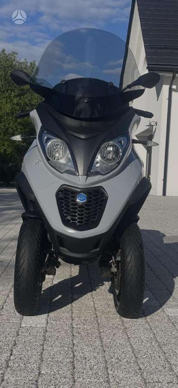 Piaggio MP3 2021 Viļņa, ar dzinēja tilpumu 0.40 L un nobraukumu 8 tūkst. km par 3700 €, foto 5 vietnē AUTOMOTO.COM.LV