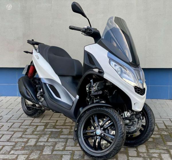 Piaggio MP3 2022 Raseiniai, ar dzinēja tilpumu 0.30 L un nobraukumu 2 tūkst. km par 2999 €, foto 1 vietnē AUTOMOTO.COM.LV