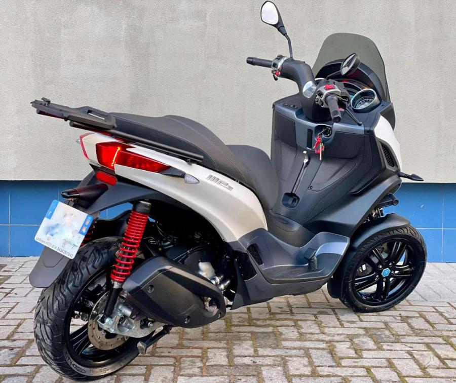Piaggio MP3 2022 Raseiniai, ar dzinēja tilpumu 0.30 L un nobraukumu 2 tūkst. km par 2999 €, foto 4 vietnē AUTOMOTO.COM.LV