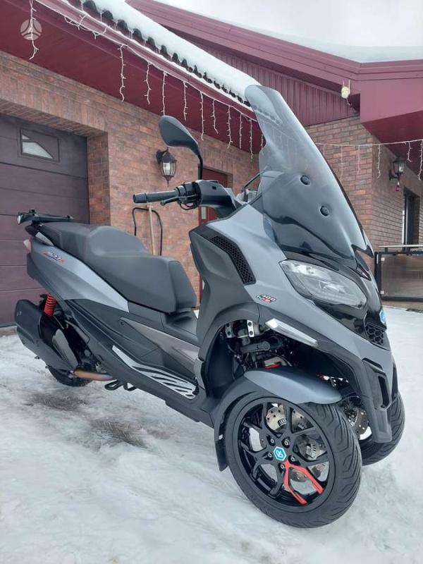 Piaggio MP3 2025 Kelmė, ar dzinēja tilpumu 0.40 L un nobraukumu 2 tūkst. km par 7050 €, foto 1 vietnē AUTOMOTO.COM.LV
