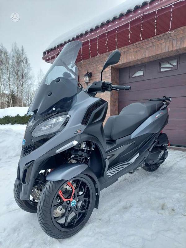 Piaggio MP3 2025 Kelmė, ar dzinēja tilpumu 0.40 L un nobraukumu 2 tūkst. km par 7050 €, foto 2 vietnē AUTOMOTO.COM.LV