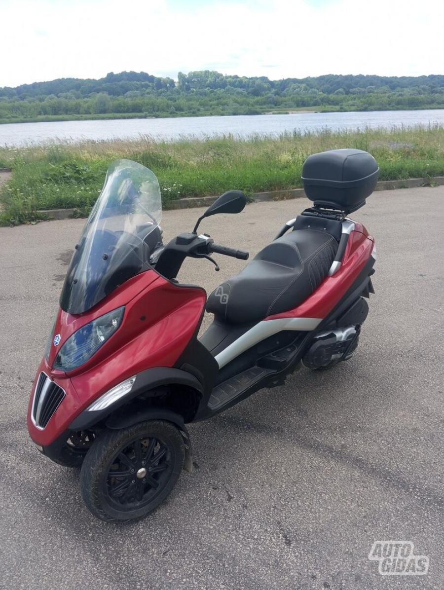 Red Piaggio MP3 2014 in Jurbarkas, with an engine capacity of 0.50 L and mileage of 27 thousand km for 3900 €, photo 5 on AUTOMOTO.COM.LV