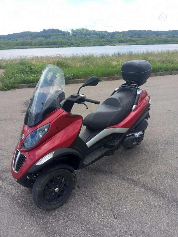 Red Piaggio MP3 2014 in Kaunas, with an engine capacity of 0.50 L and mileage of 27 thousand km for 3800 €, photo 4 on AUTOMOTO.COM.LV