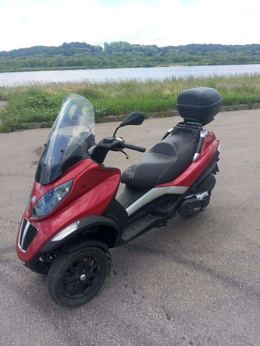 Red Piaggio MP3 2014 in Jurbarkas, with an engine capacity of 0.50 L and mileage of 27 thousand km for 3800 €, photo 5 on AUTOMOTO.COM.LV