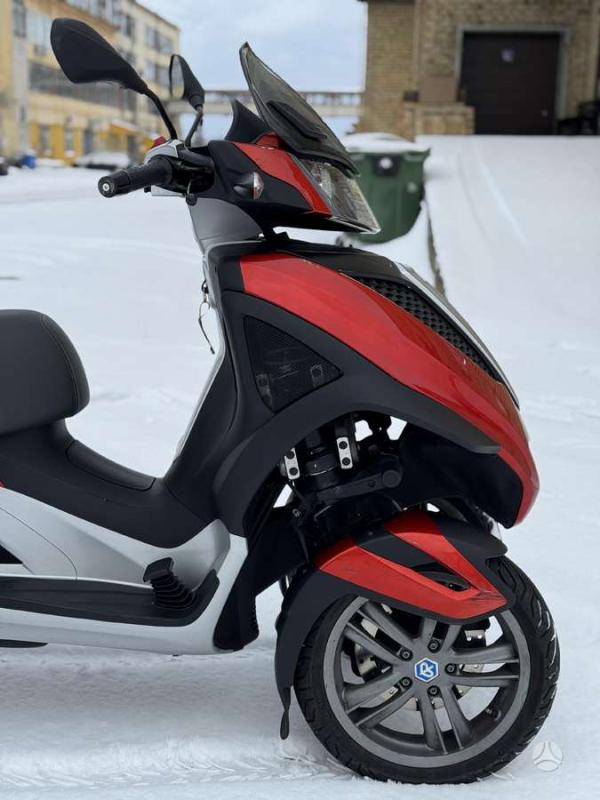 Red Piaggio MP3 2016 in Alytus, with an engine capacity of 0.28 L and mileage of 21 thousand km for 2300 €, photo 7 on AUTOMOTO.COM.LV