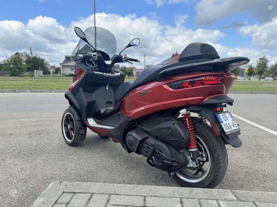 Red Piaggio MP3 2016 in Taurage, with an engine capacity of 0.50 L and mileage of 18 thousand km for 4500 €, photo 4 on AUTOMOTO.COM.LV