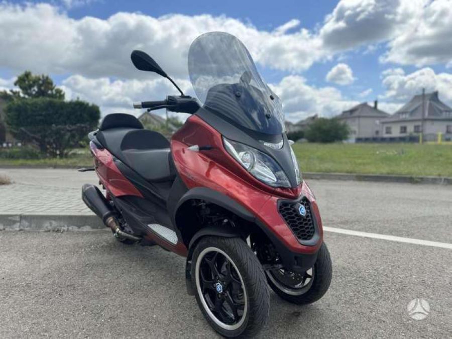 Red Piaggio MP3 2016 in Taurage, with an engine capacity of 0.50 L and mileage of 18 thousand km for 4500 €, photo 5 on AUTOMOTO.COM.LV