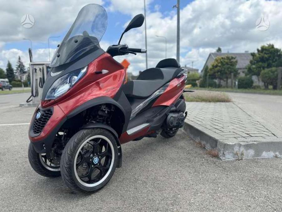 Red Piaggio MP3 2016 in Taurage, with an engine capacity of 0.50 L and mileage of 18 thousand km for 4500 €, photo 6 on AUTOMOTO.COM.LV