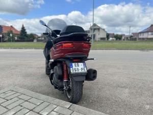 Red Piaggio MP3 2016 in Taurage, with an engine capacity of 0.50 L and mileage of 18 thousand km for 4500 €, photo 9 on AUTOMOTO.COM.LV
