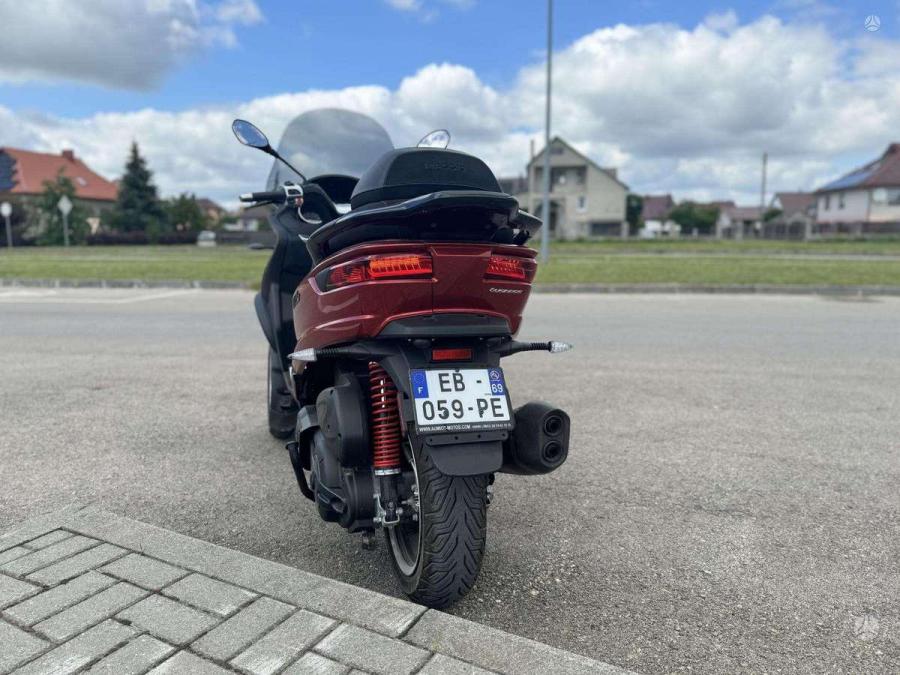 Red Piaggio MP3 2016 in Taurage, with an engine capacity of 0.50 L and mileage of 18 thousand km for 4500 €, photo 9 on AUTOMOTO.COM.LV