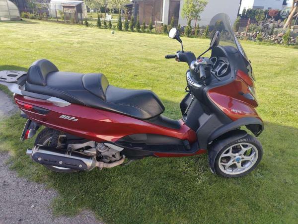 Sarkans Piaggio MP3 2017 Tauragė, ar dzinēja tilpumu 0.50 L un nobraukumu 40 tūkst. km par 3600 €, foto 7 vietnē AUTOMOTO.COM.LV