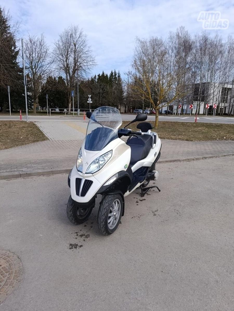 Balts Piaggio MP3 2010 Mažeikiai, ar dzinēja tilpumu 0.13 L un nobraukumu 5 tūkst. km par 1150 €, foto 2 vietnē AUTOMOTO.COM.LV